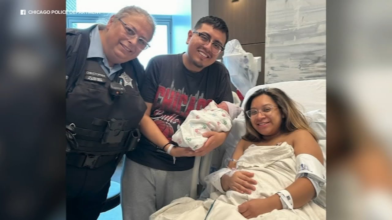 Chicago police officer delivers baby at shooting scene - YouTube