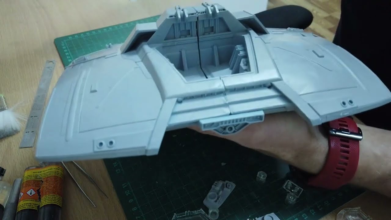 4. Cylon Raider 1/32 Lighting and Intakes - YouTube