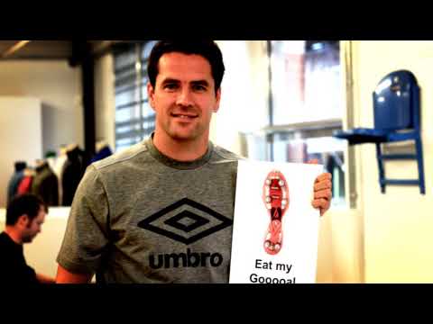Michael Owen Judges the Umbro Speciali Competition - YouTube