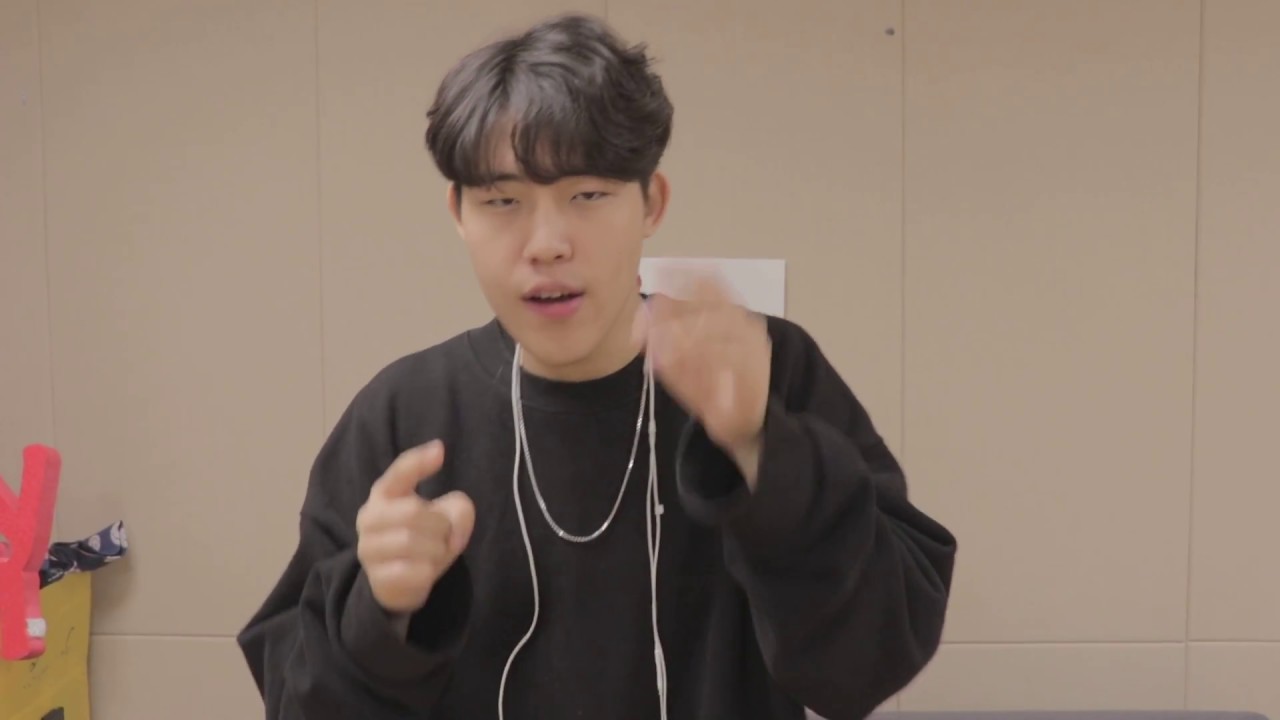 [Artist: Bigman] Beatboxer 'bigman' in sidusHQ - YouTube