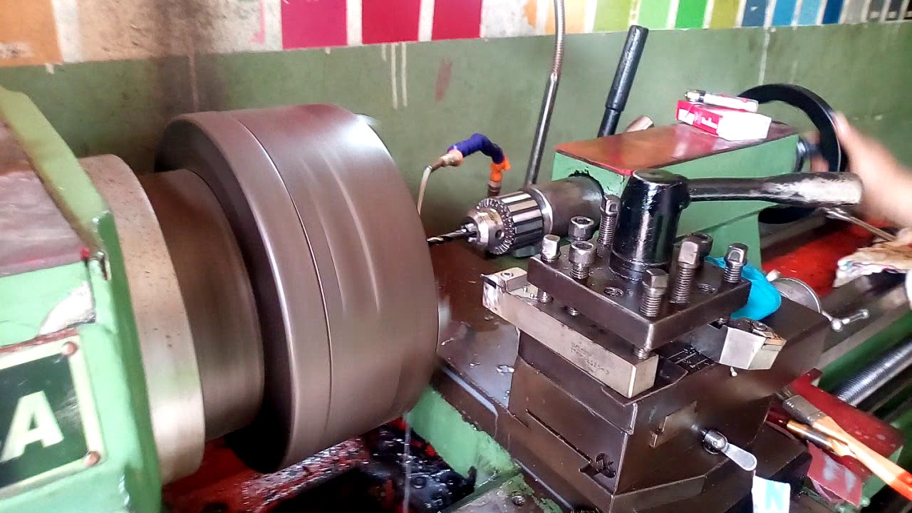 Proses bubut bushing - YouTube