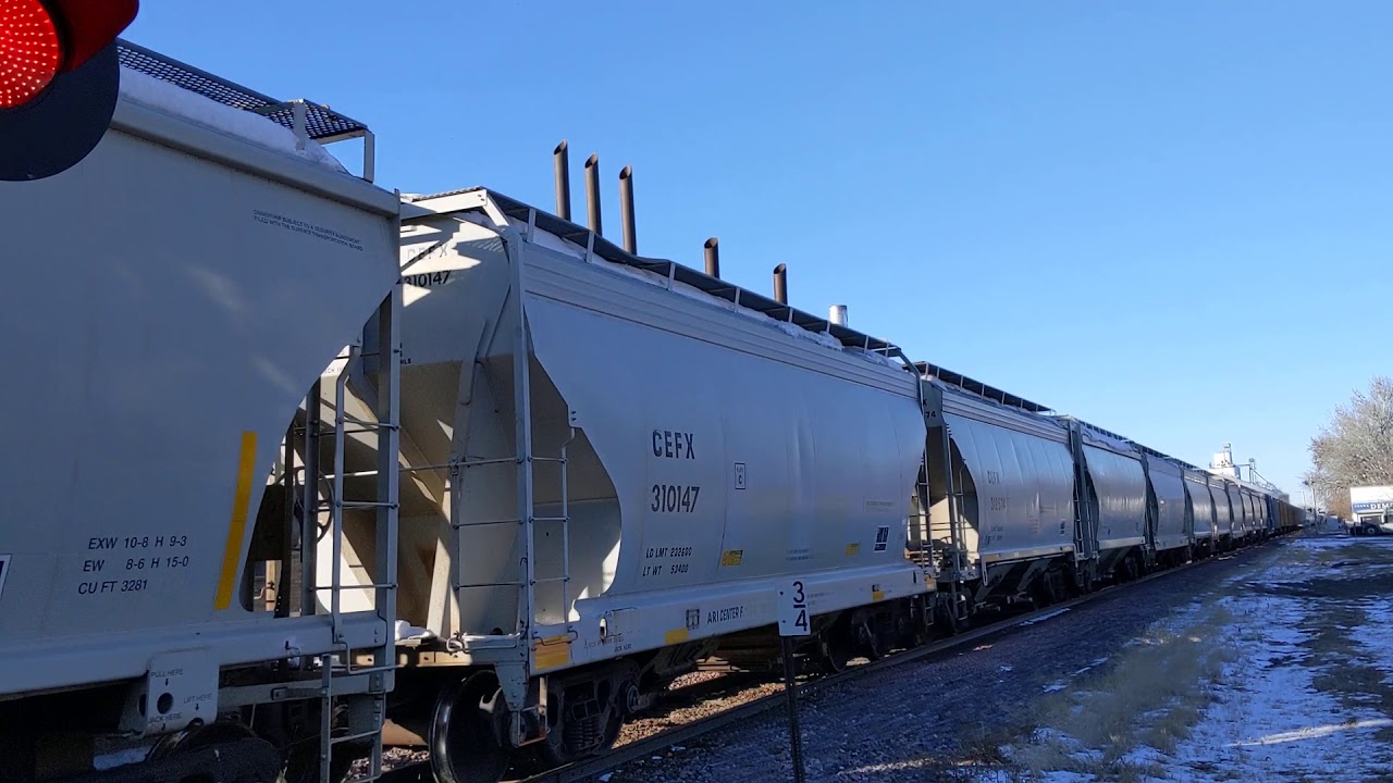 Diamond Street railroad crossing, UP 8972 Manifest, Onawa, IA - YouTube