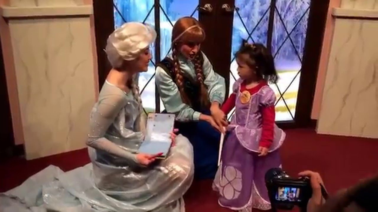 Winter meets queen elsa and princess anna in Disneyland. May 2015 ...