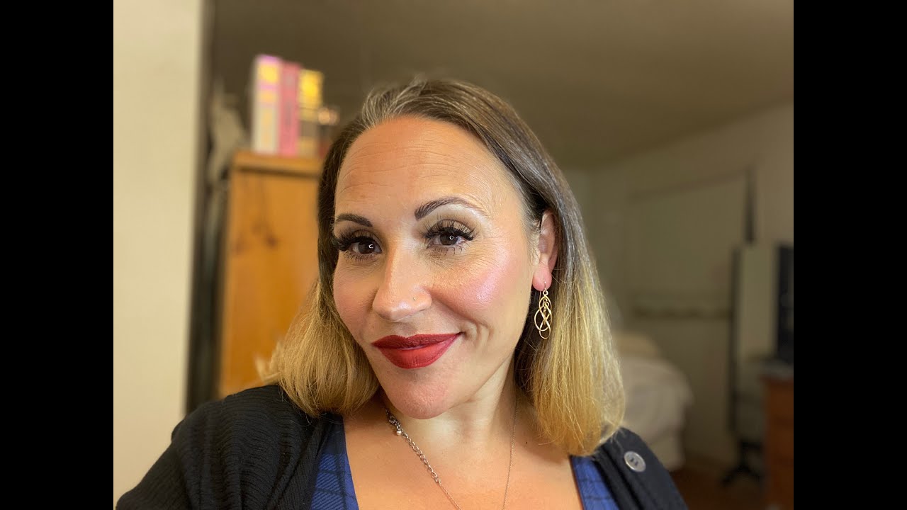 Autumn Red Lip || Karaoke Makeup! || Chatty GRWM about Planner Stuff ...
