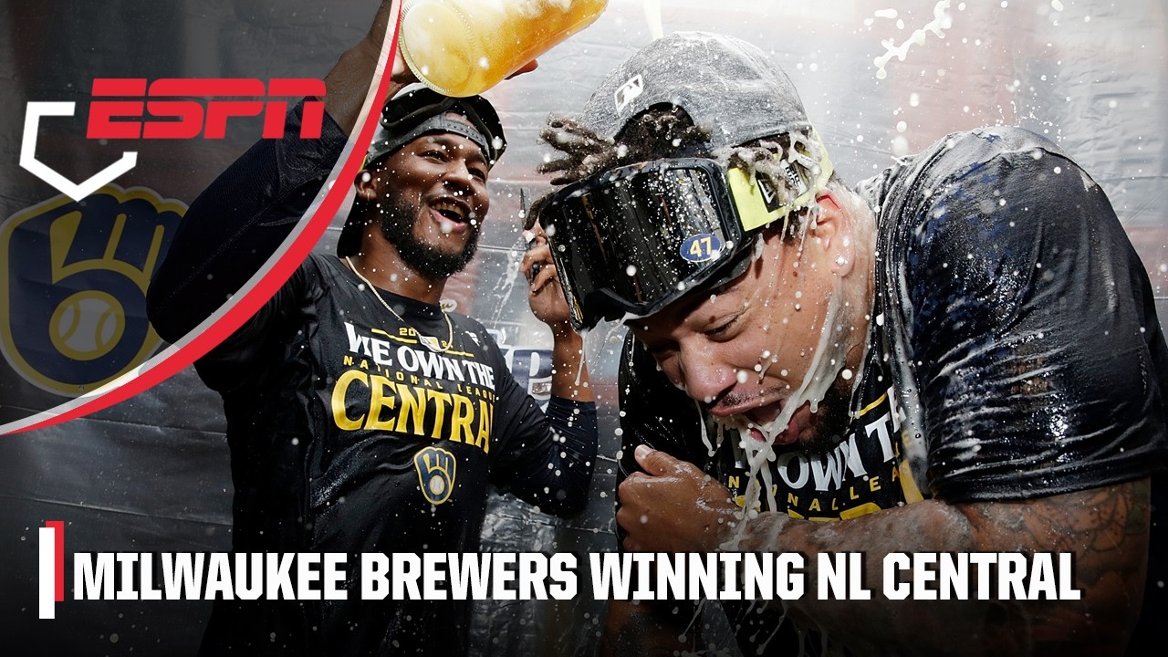 CELEBRATION IN MILWAUKEE 🍾 Brewers spray champagne after winning NL ...