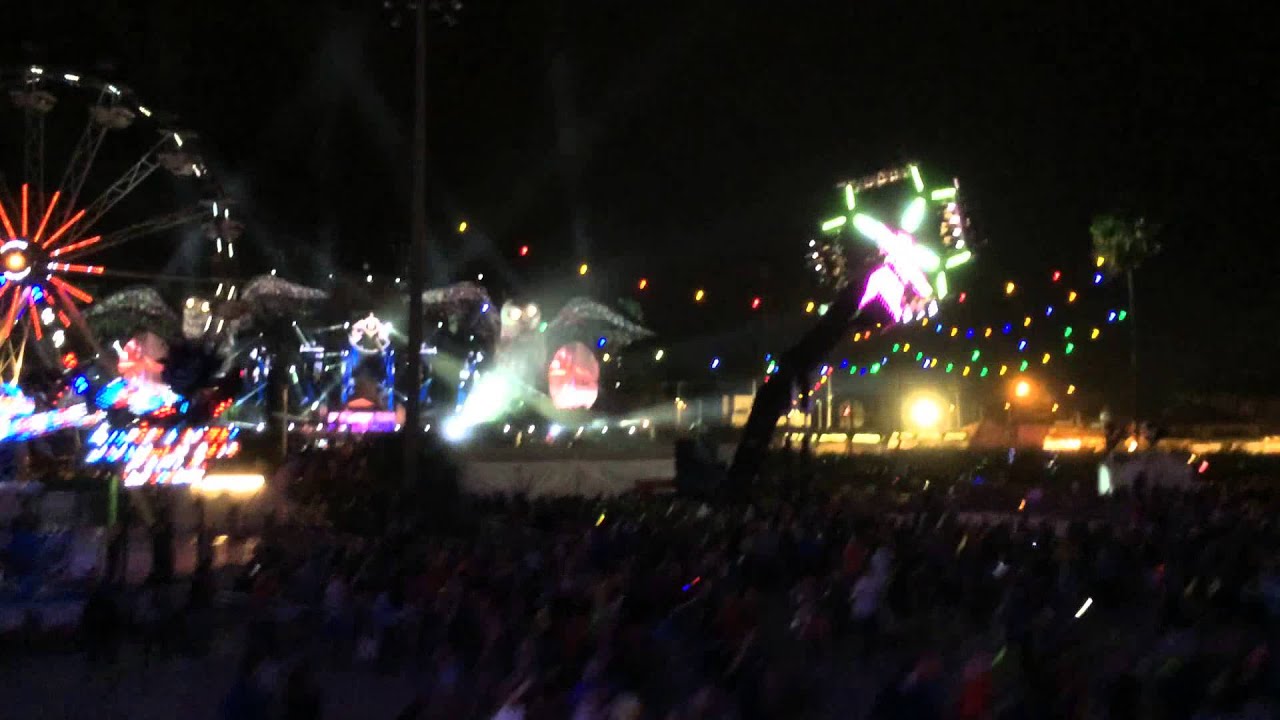 Rocket (ride) at EDC Orlando - YouTube