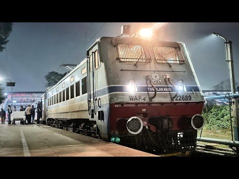 WAP4 22689 UNIQUE SILVER/GREY/BLUE/GREY PASSENGER ENGINE DEPARTS SRI ...
