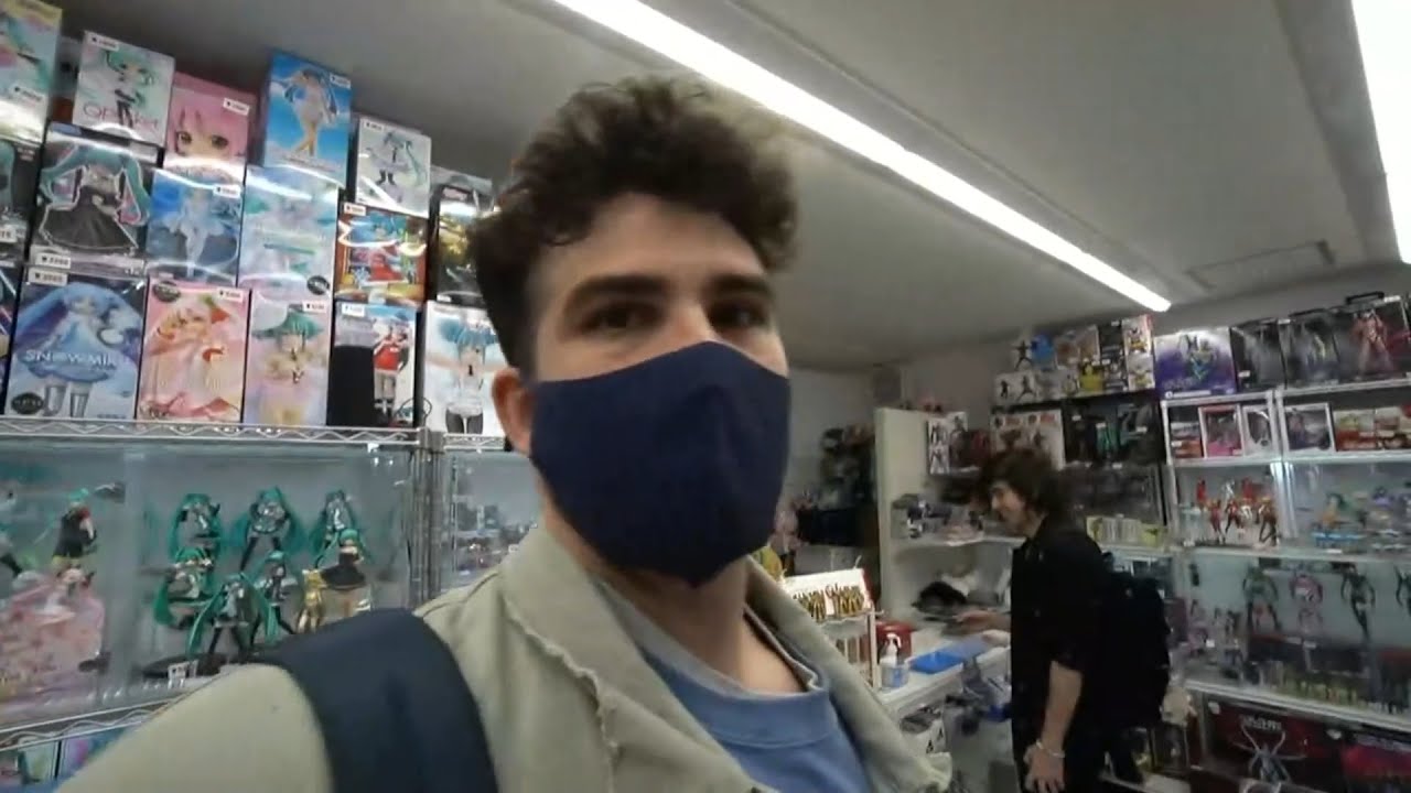 Hasan shops for Anime Figurines in Akihabara (feat. Valkyrae & Sykkuno ...