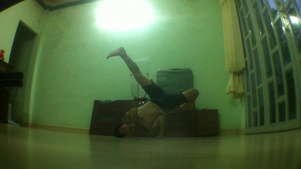 How to reverse halo | Bboy Small Lee - YouTube