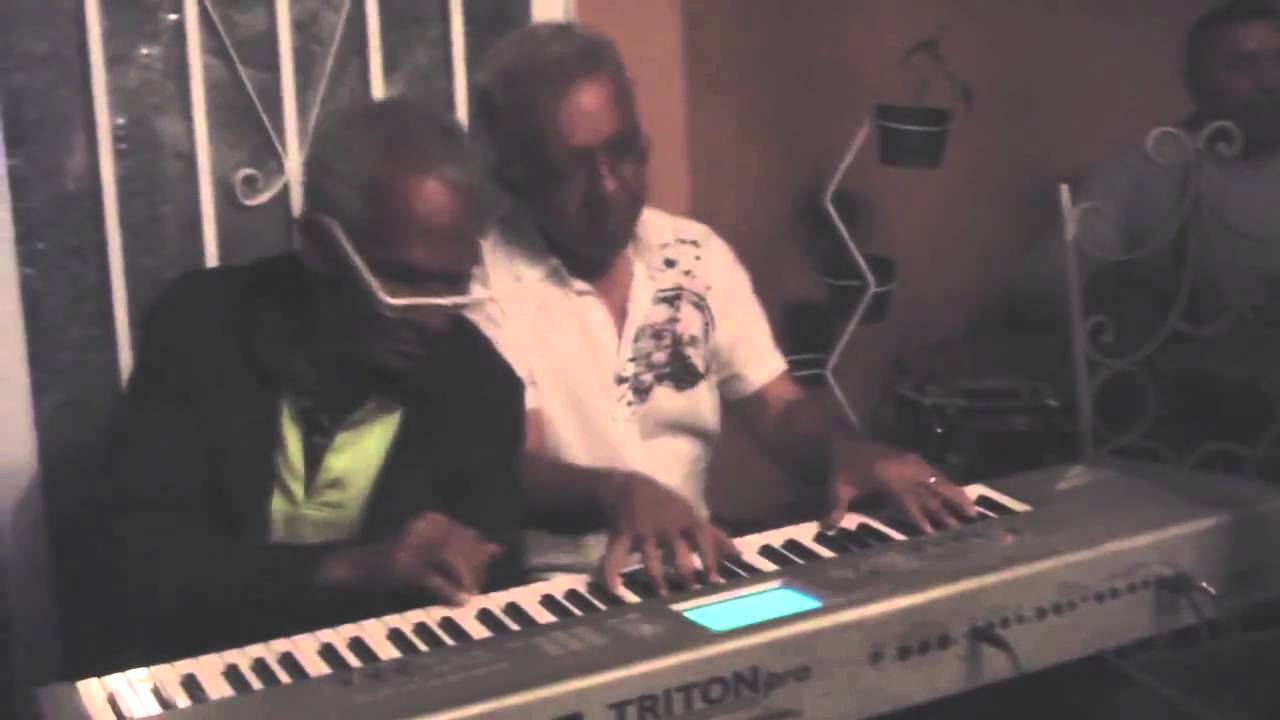 EL RATON IGNACIO NAVARRO Y TONY MONTSERRAT A DUO EN PIANO CANTAN CARLIN ...