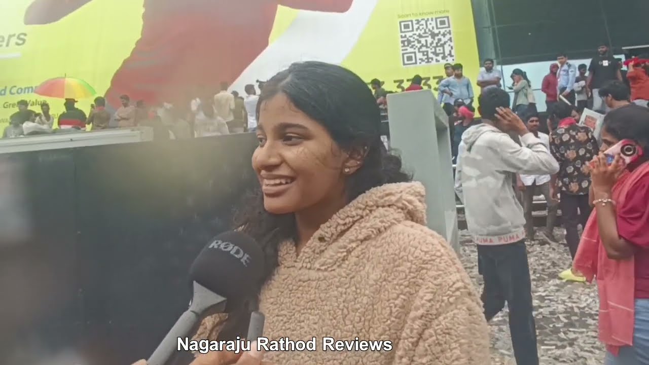 Gabbar Singh Rerelease Prasad Imax Girls Review | Gabbar Singh ...