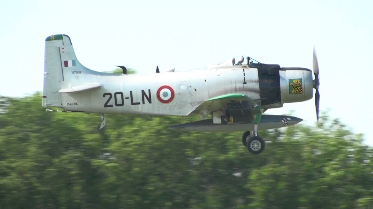 A1 Skyraider AD-4N The Sandy décollage Take off Full HD Meeting aérien ...