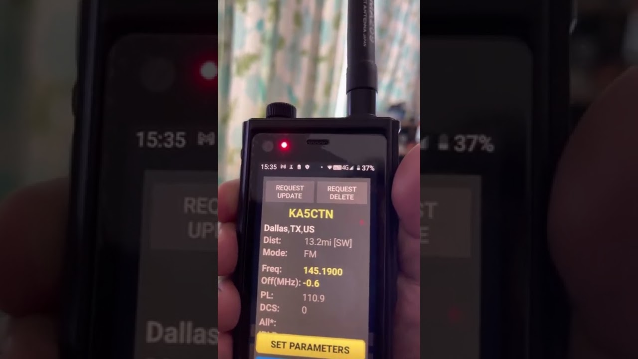 Demo of the Comet SMA209 rubber duck antenna on the RFinder B1+ - YouTube