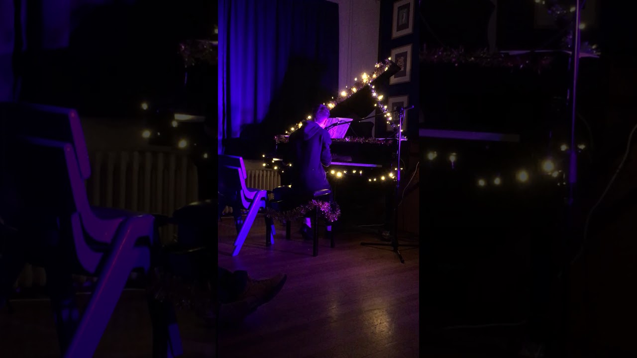 Sam McLaughlin "If the world was ending". - YouTube