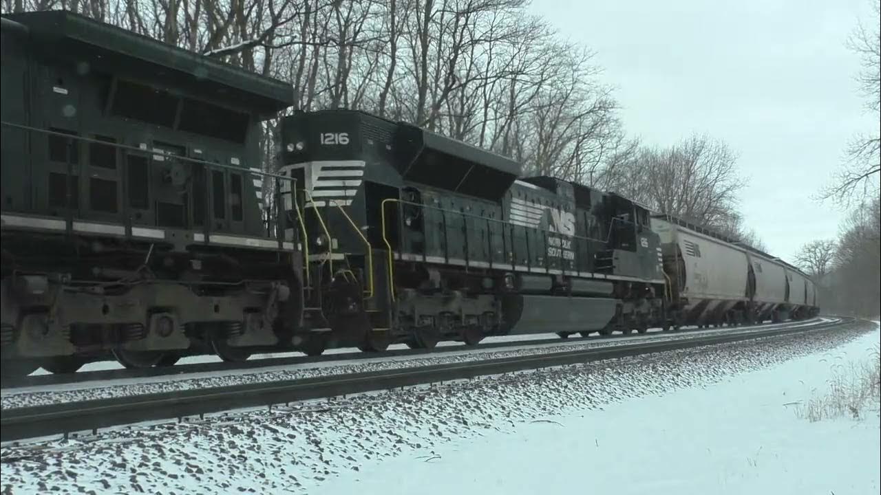 East NS 4039 & West BNSF 7480, Snowy Scenery! 2/18/2025 - YouTube