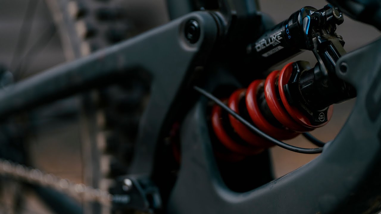 HOW TO CHANGE A REAR COIL ON A MOUNTAIN BIKE | Under 2 Minutes!! SO ...