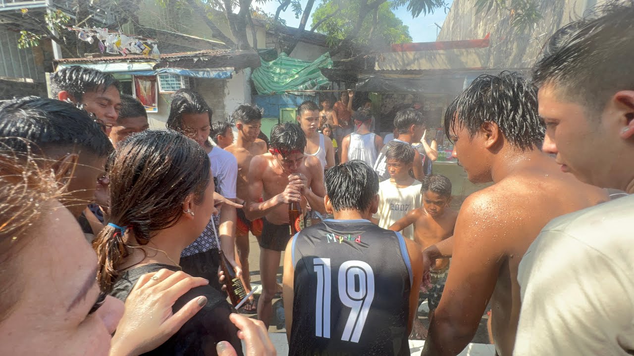 agawan buko hindi magandang palaro twing fiesta - YouTube
