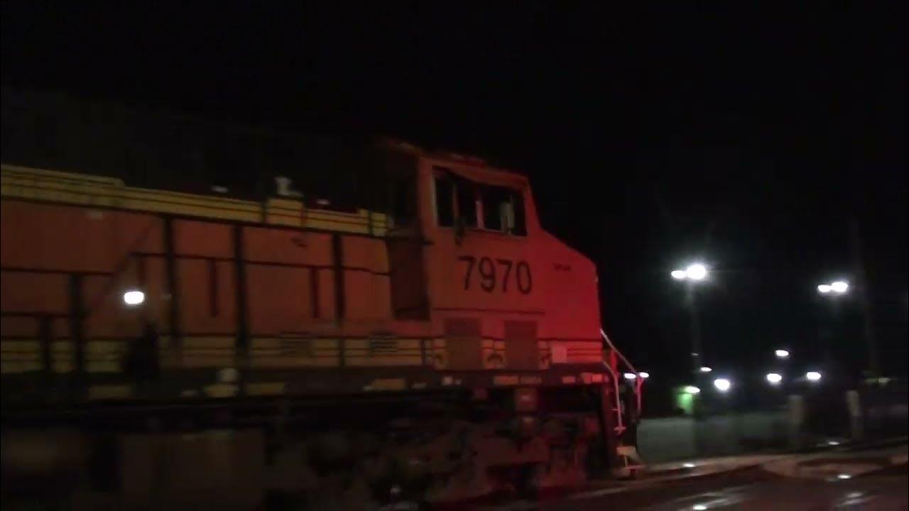 BNSF #7970 Leads WB Mixed Freight. Olathe, KS 12/9/23 - YouTube