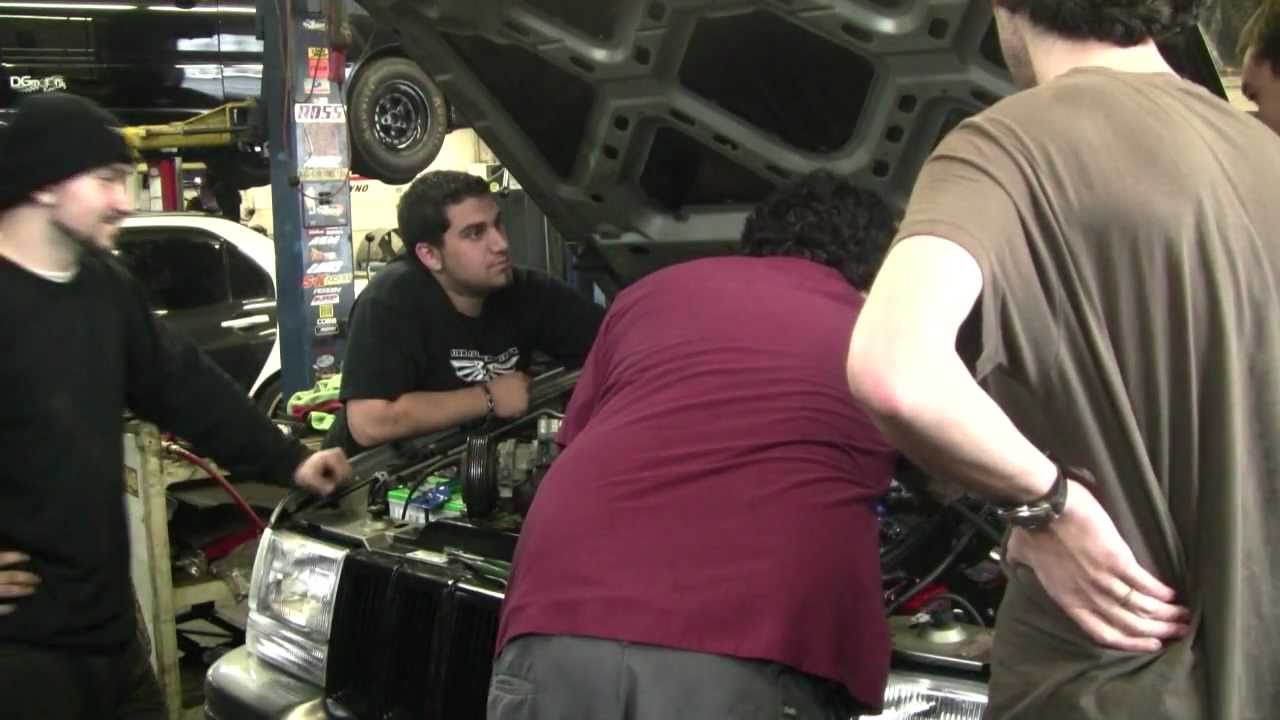 98 Grand Cherokee 5.2 V8 318 MOPAR M1 Intake Manifold - YouTube