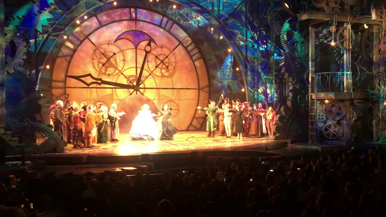 Wicked: Broadway Curtain Call - YouTube