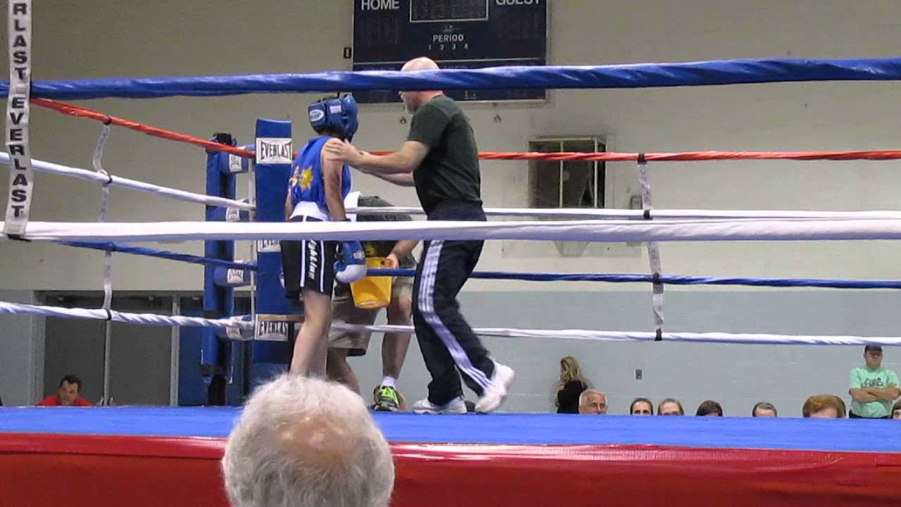 Abby O'Brien's first boxing match - YouTube