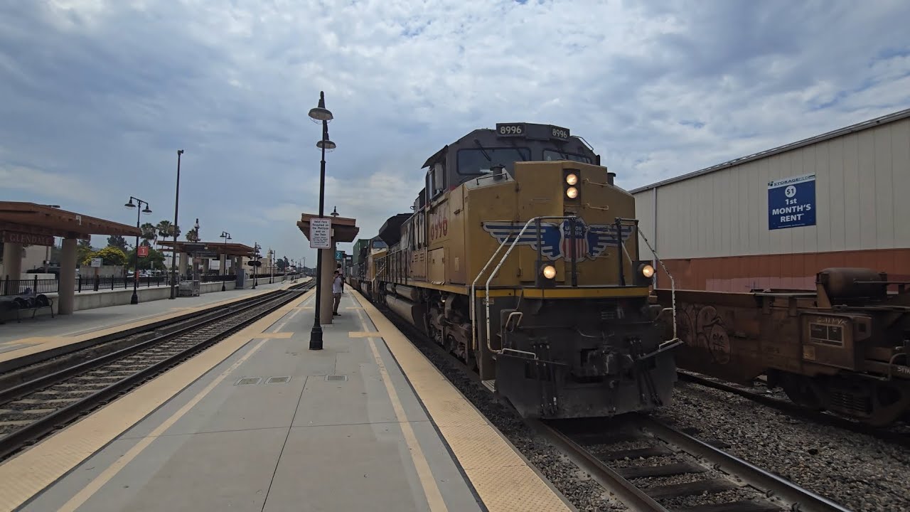 Union Pacific EMD SD70AH Leader At Glendale Station. - YouTube