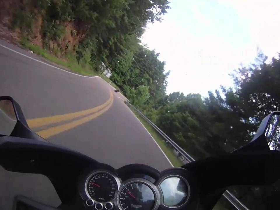 The Snake 421 TN -Chasing Dan on his FZ1 - YouTube