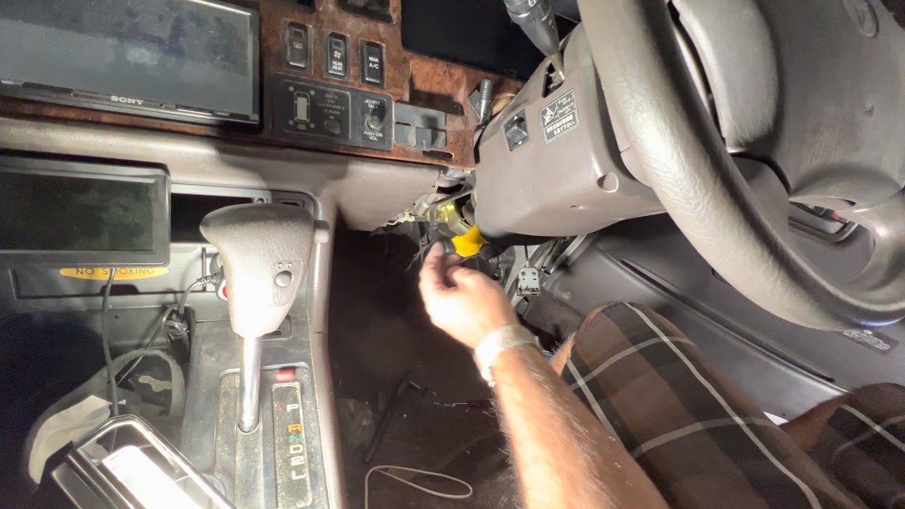 Toyota Hiace Steering wheel adjustment tightening rake - YouTube