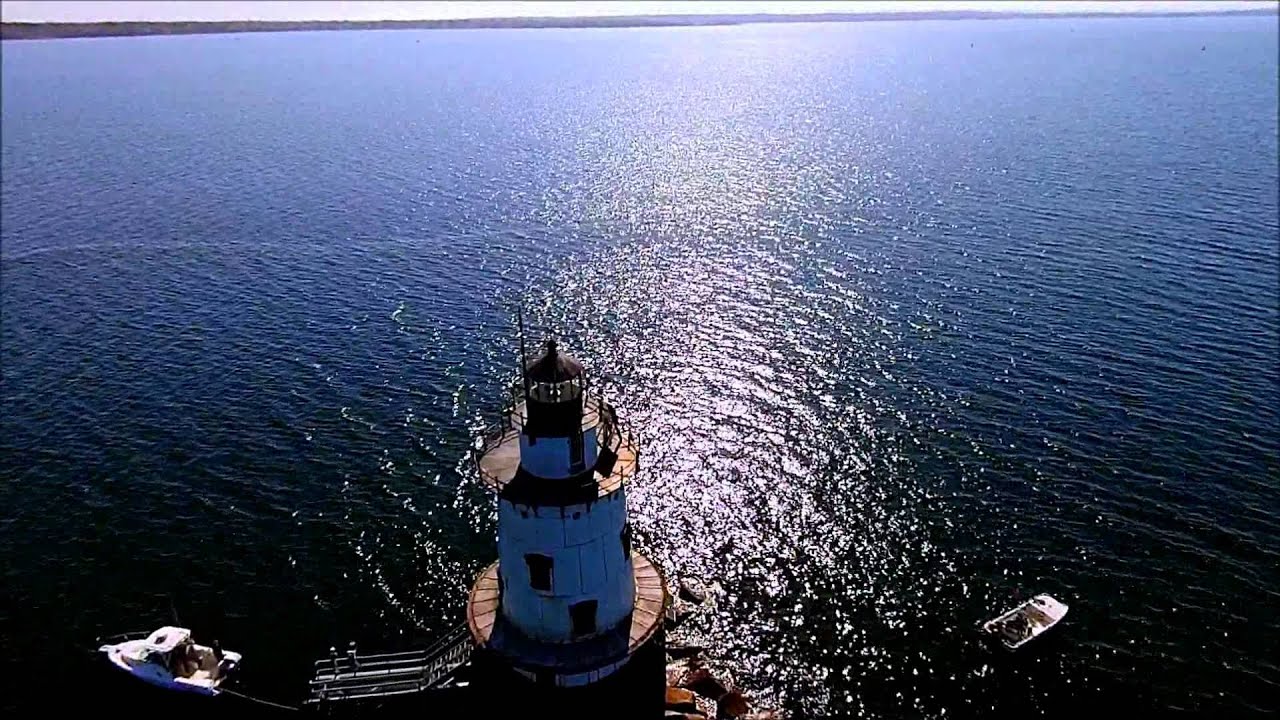20150503 Conimicut Point LightHouse - YouTube