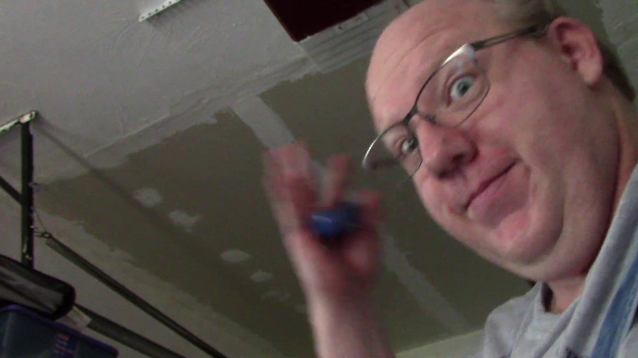 How to use a four point phillips head screwdriver correctly - YouTube