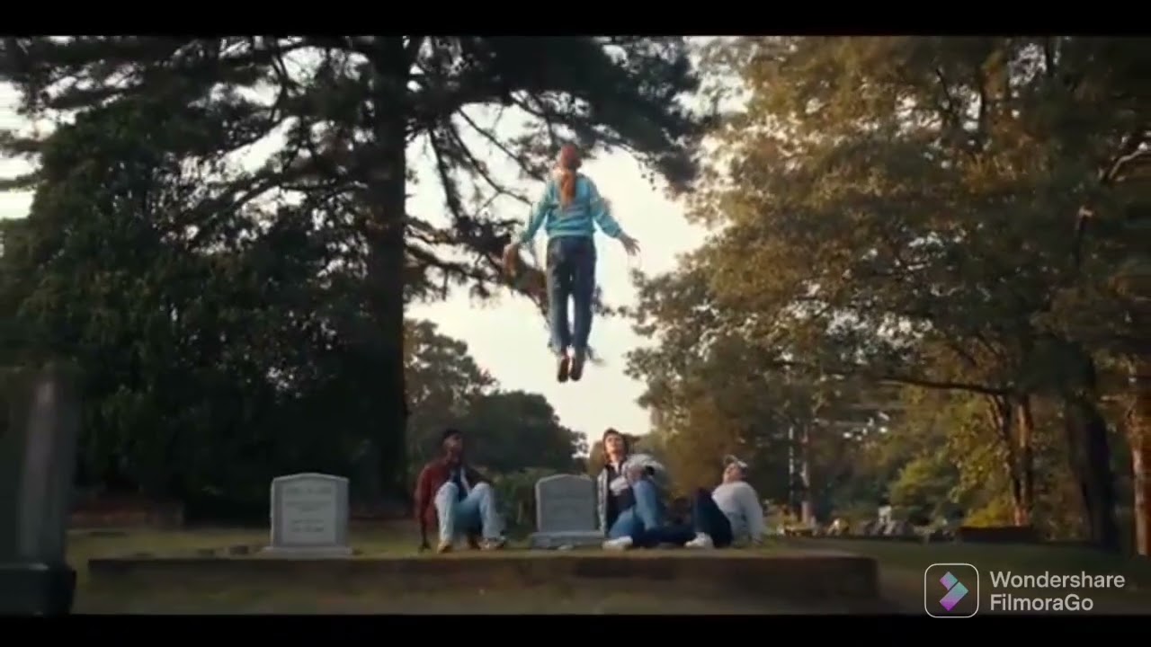 Stranger things Max levitating - YouTube