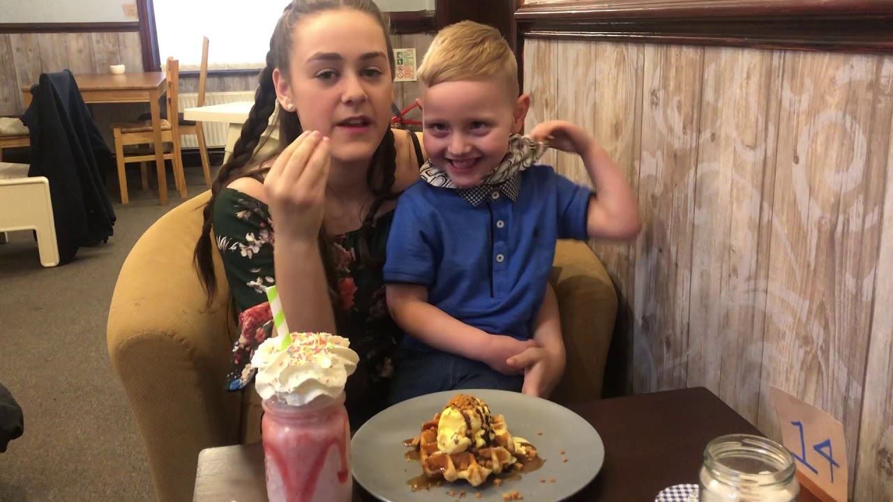 Sign along with us - Food - Jade and Christian Kilduff - YouTube