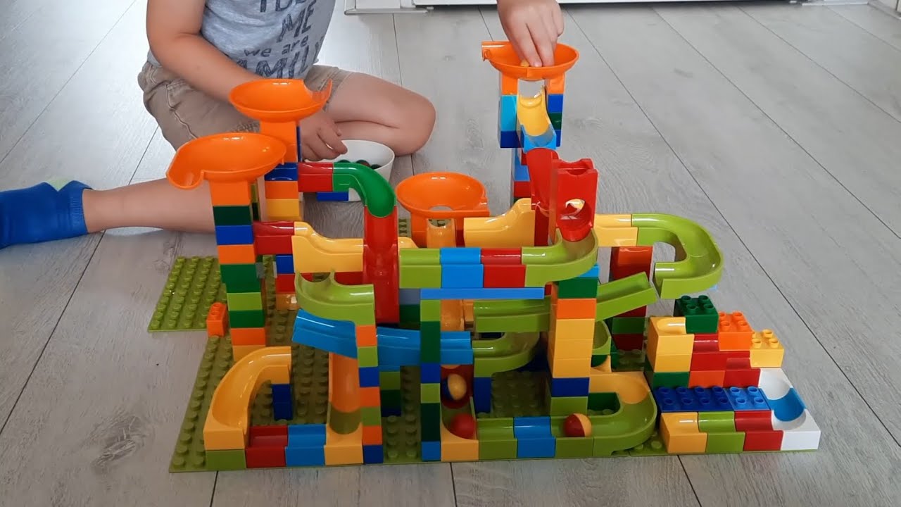 Marble Run with many starting points and collisions - YouTube