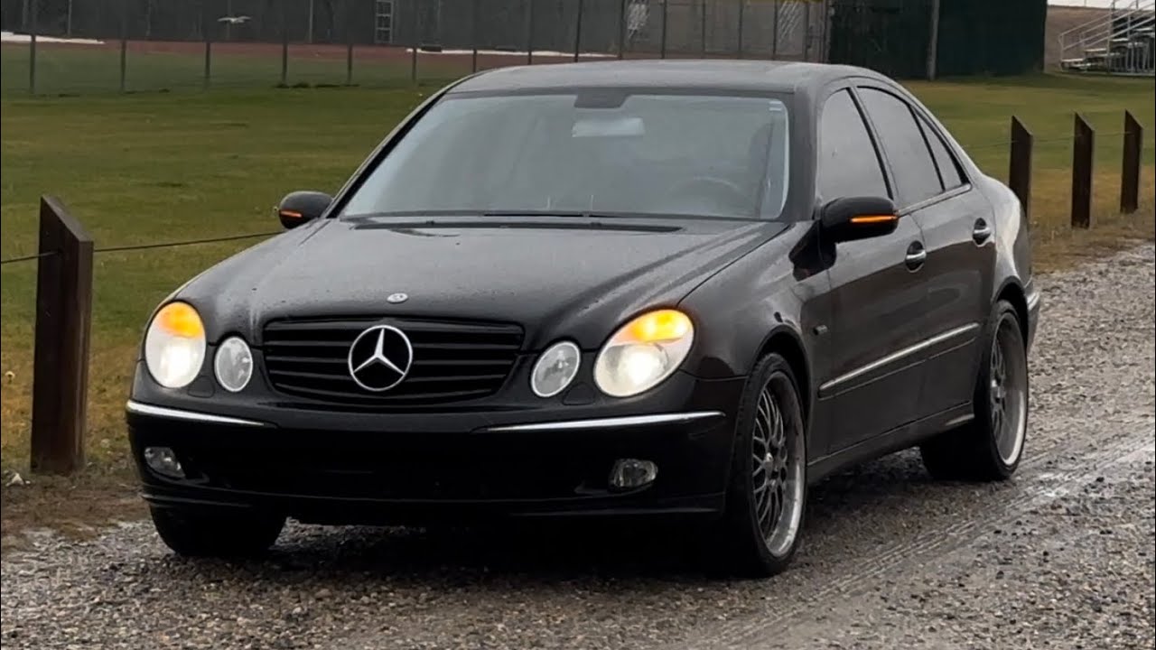 Mercedes W211 Sequential Mirror signals - YouTube