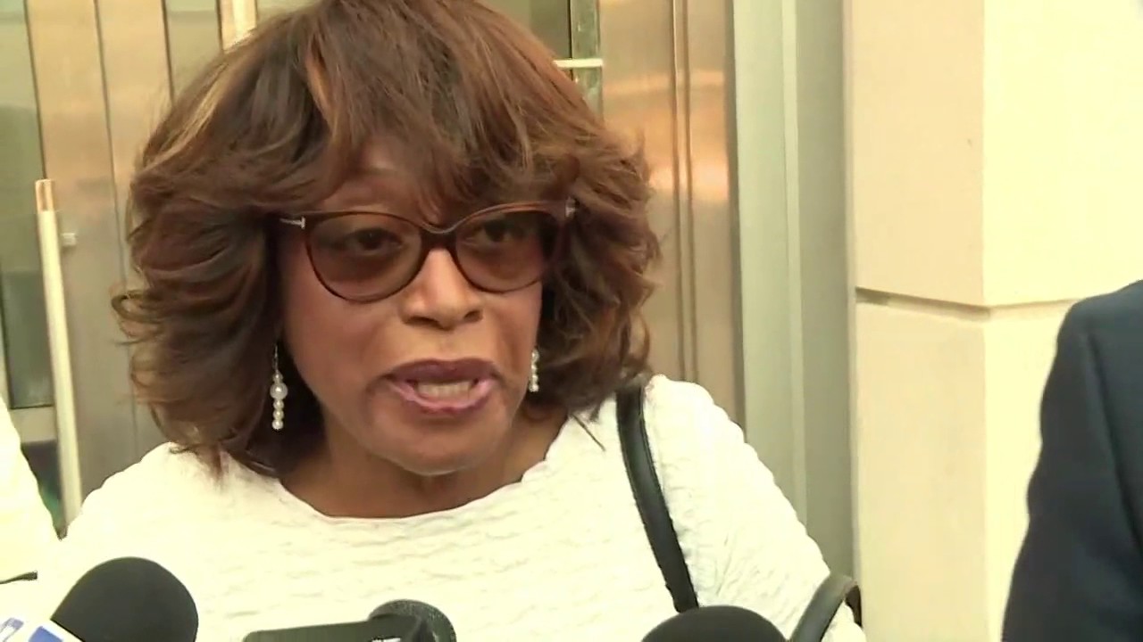 Corrine Brown speaks for the first time since conviction - YouTube