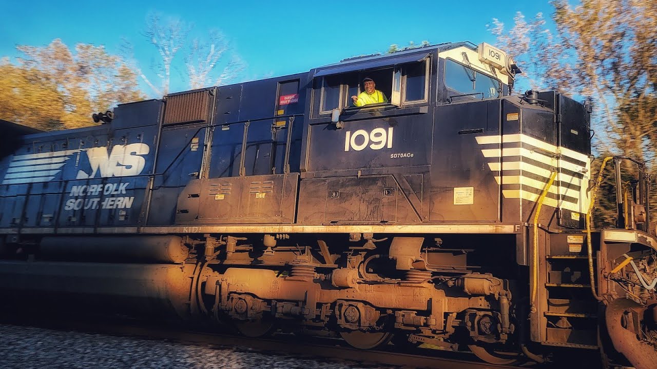 NS 211 Races Through Duluth! - YouTube