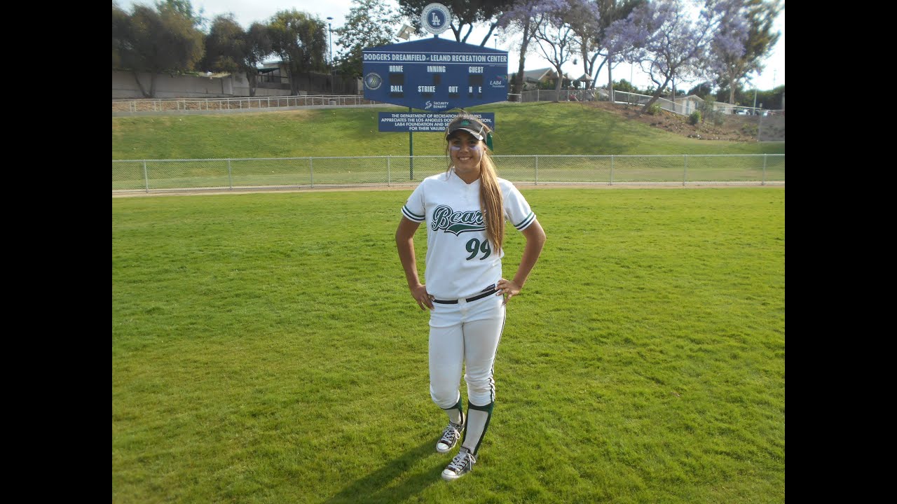 Savana Ramirez Goes Yard For Historic Home Run! - YouTube