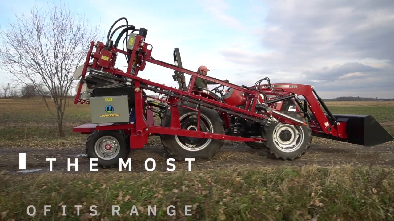 Carrot harvester / Récolteuse à carottes / Mini-Veg - Univerco - YouTube