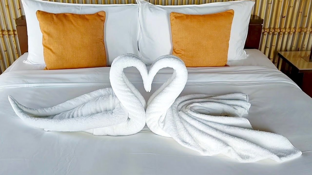 How to make towel bed decoration||towel folding swan 🦢🦢 housekeeping ...