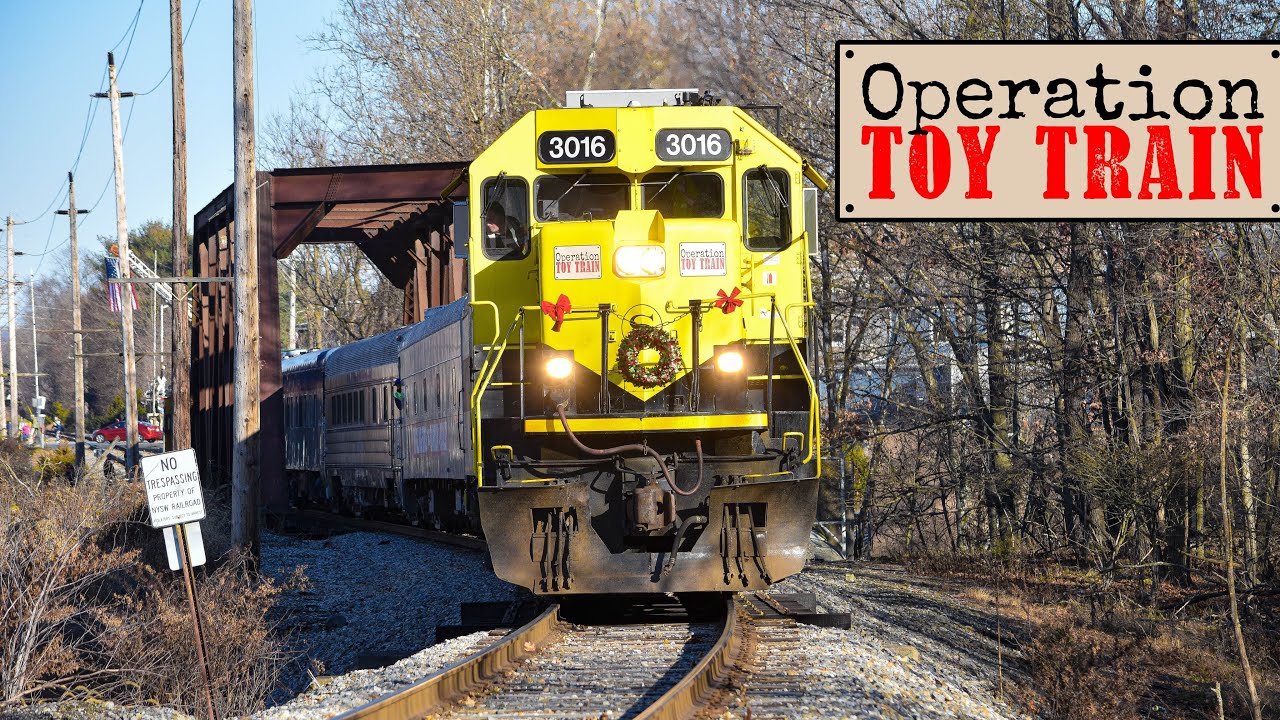 Chasing the NYS&W Toys For Tots train and seeing the NJT Santa train ...