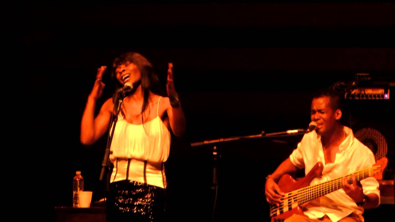 BUIKA LIVE IN TORONTO! - YouTube