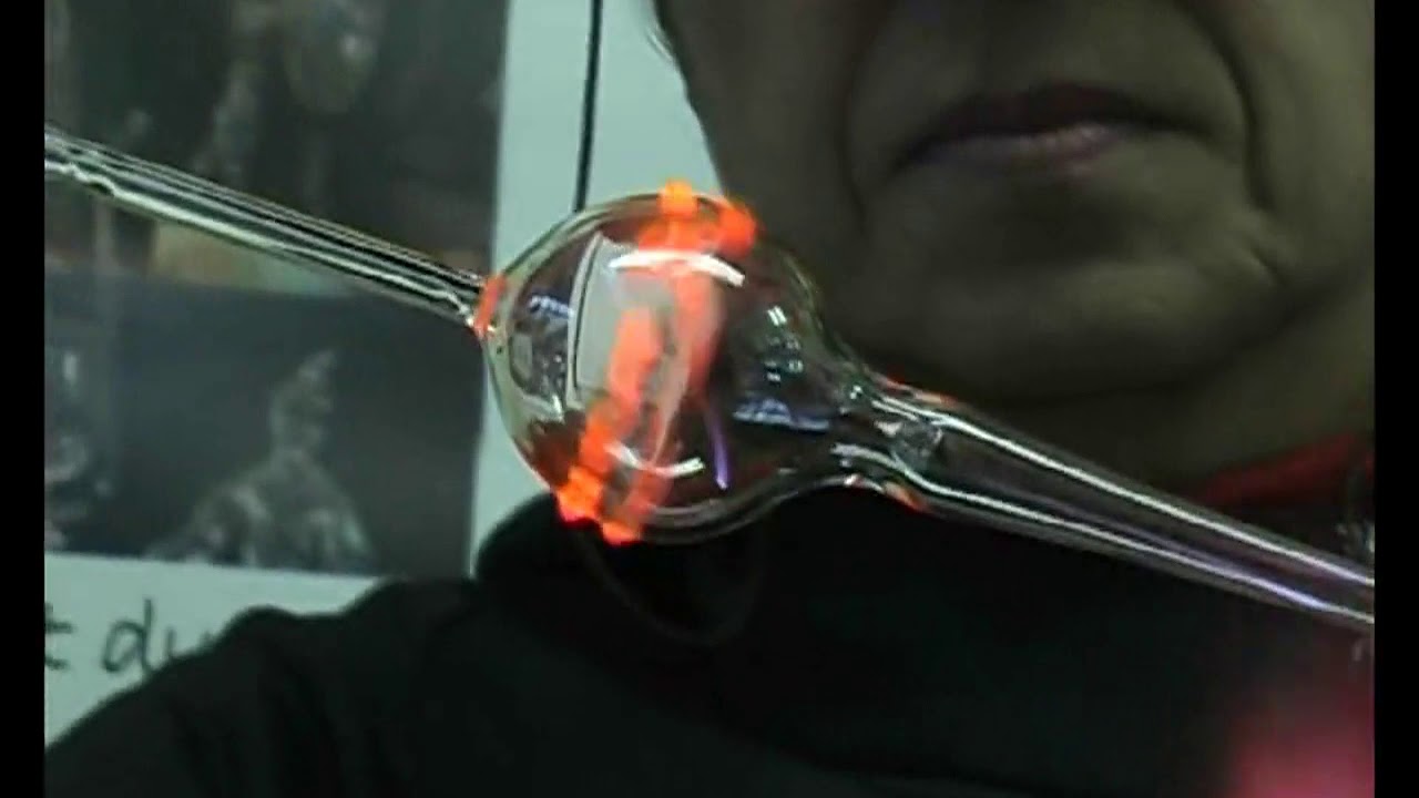 (13)Isabel Davila Souffleure de verre à la flamme - YouTube