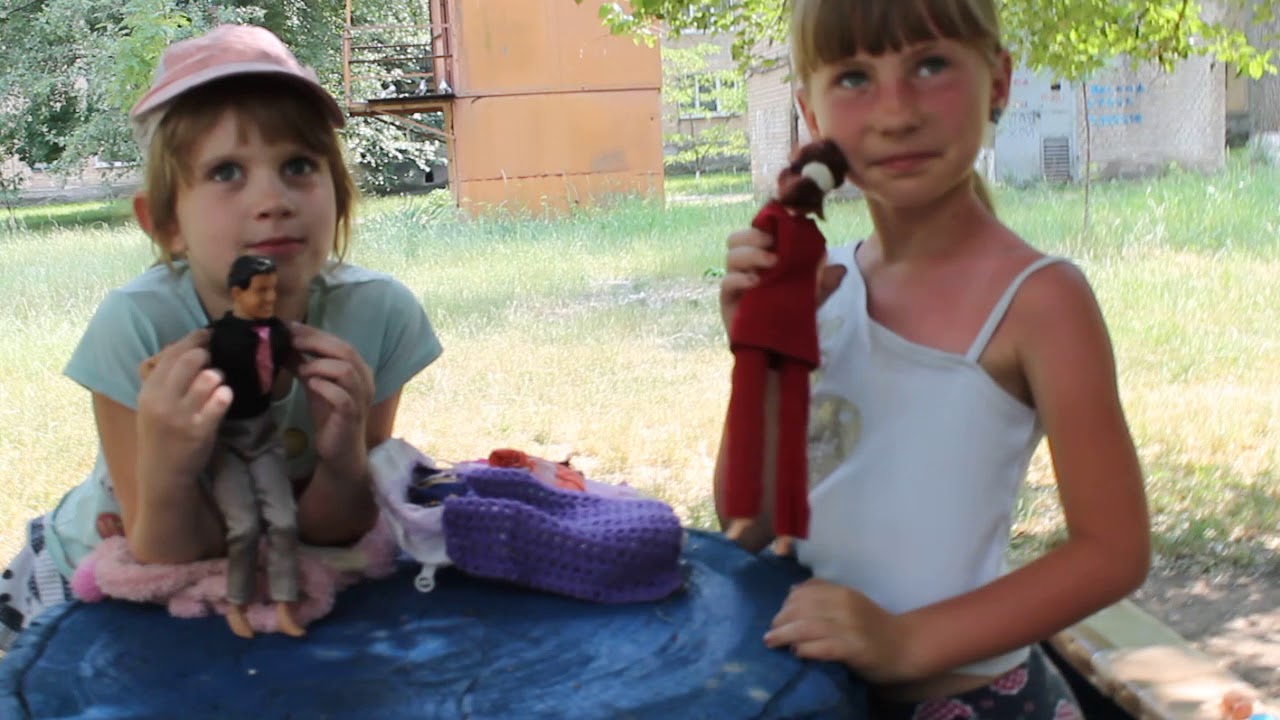 Kids in Avdiivka, Donetsk region - YouTube