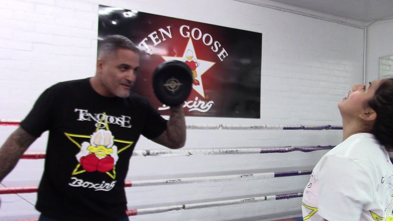 Ricky Funez Working Mitts With His Kids EsNews Boxing - YouTube