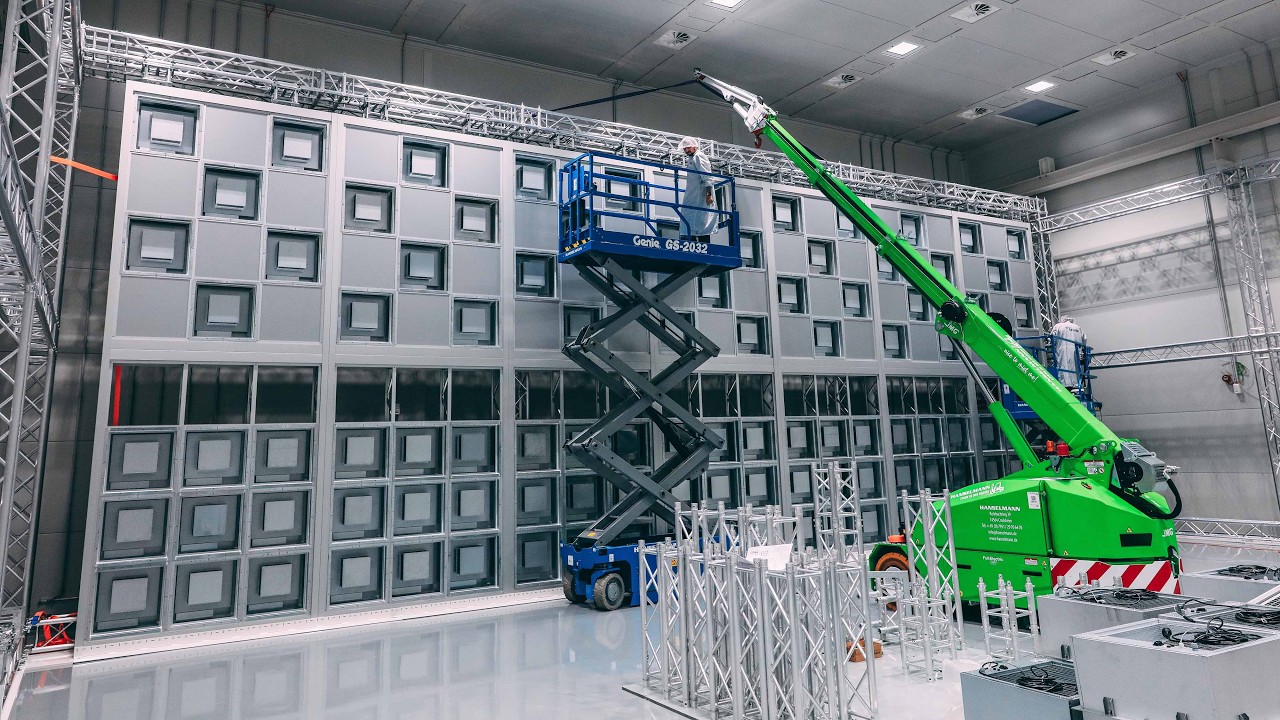 ISO 5 Reinraum in nur 5 Tagen! | PLATO Satellitenintegration - YouTube