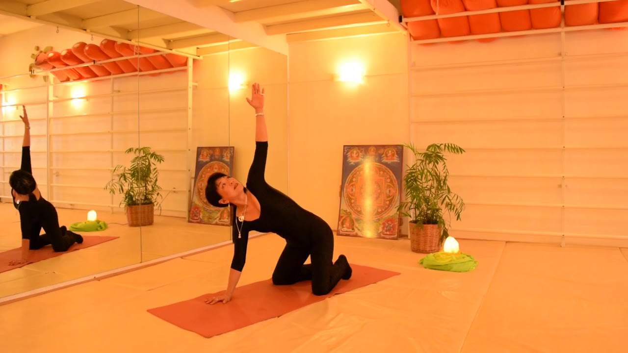 Posturas para 4to chakra - YouTube