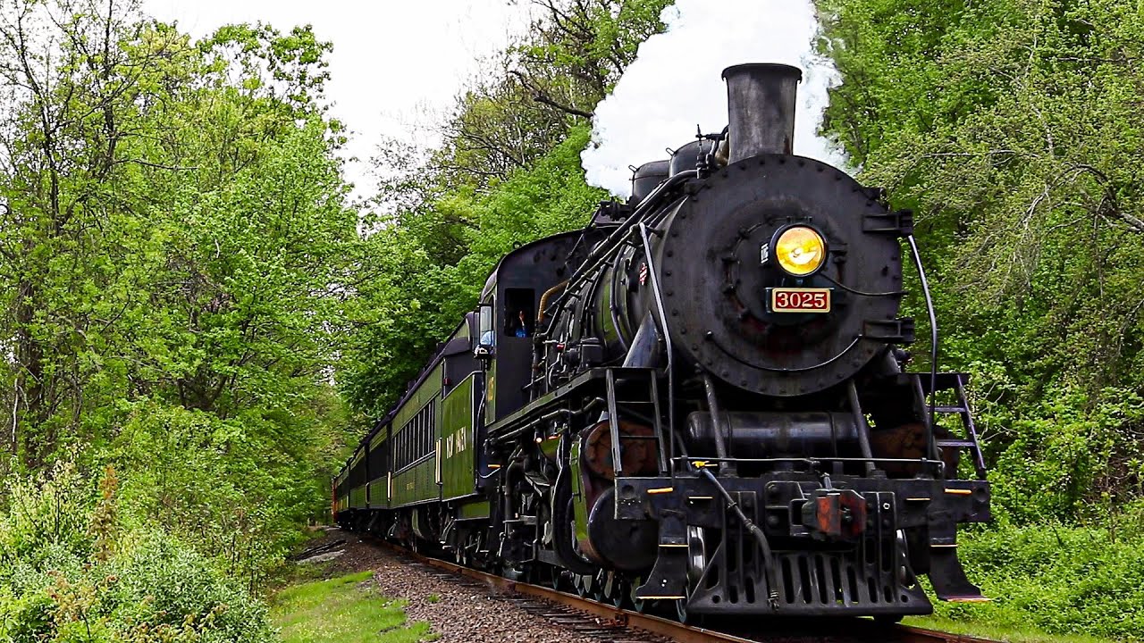 New Haven 3025: Steaming into Spring on the Valley Railroad - YouTube