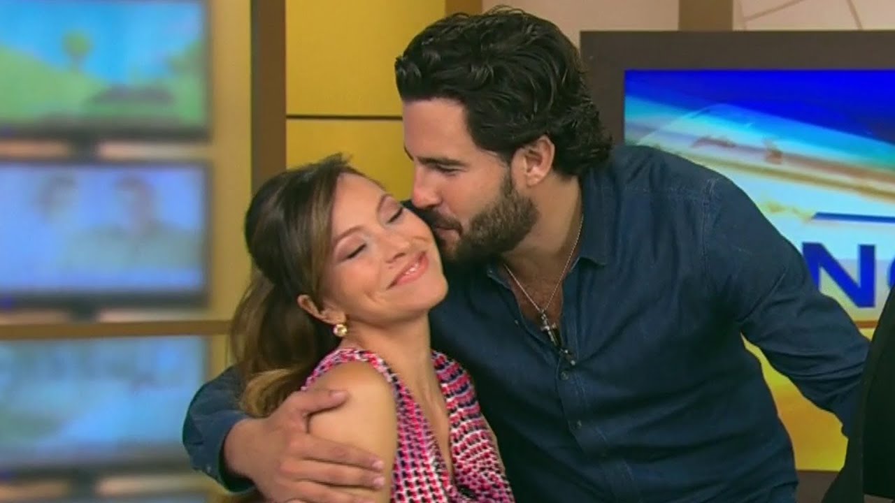 Jerry Bazúa repartió besos en Despierta América - YouTube