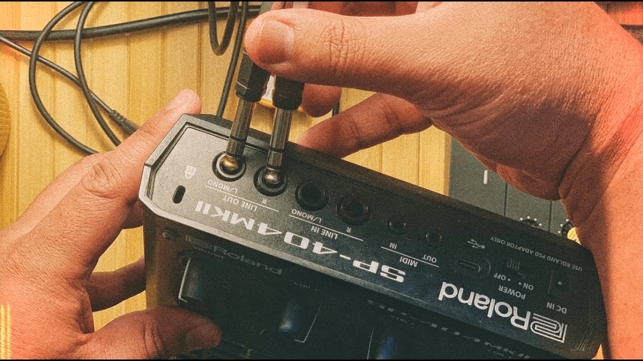 SP404 MK2 Multiple Outputs TRICK - YouTube