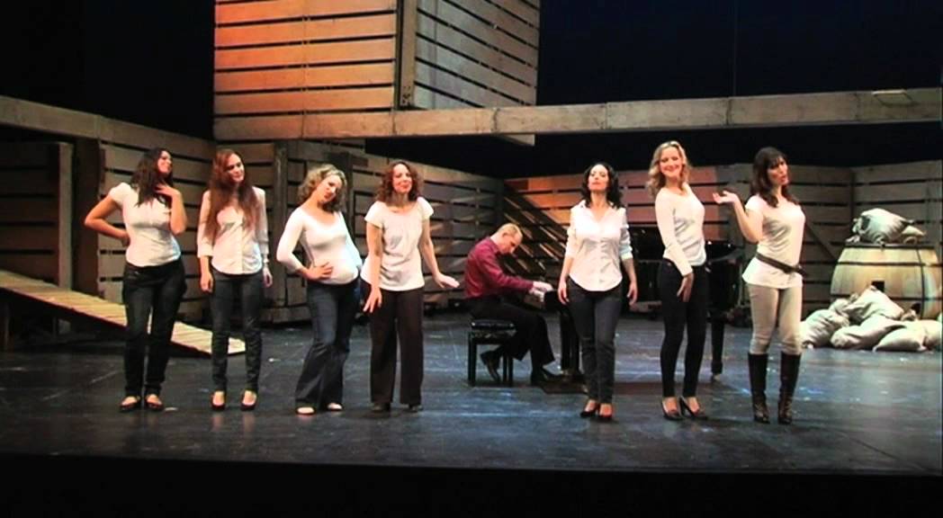 Israeli Opera singers perform The Griesettes - YouTube